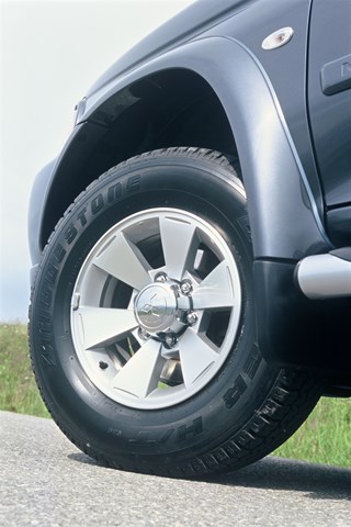 Used Mitsubishi Shogun Sport Station Wagon (1998 - 2006) boot space ...